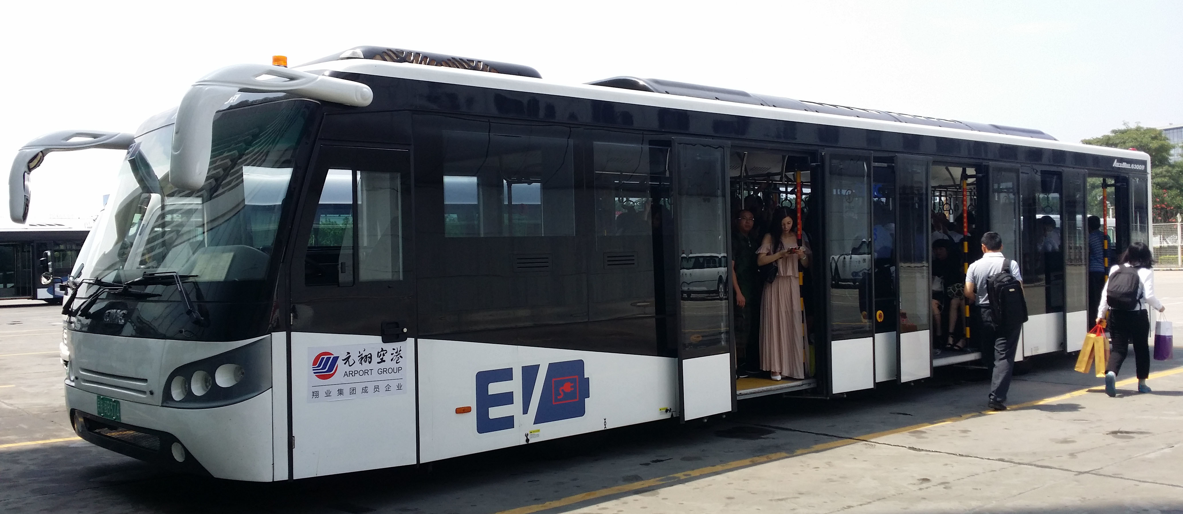 Xe điện sân bay xe buýt chở khách tương đương với thiết kế Cobus 3000